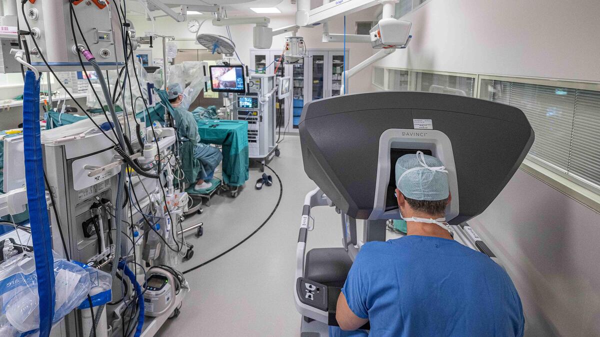 OP-Roboter: In Leoben operiert ein Chirurg mit vier Armen