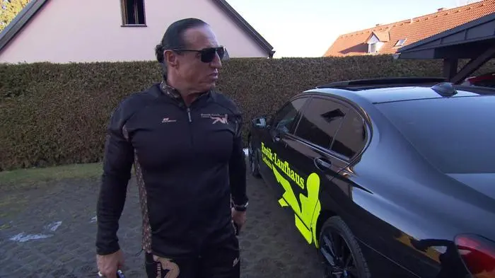 „Puffgeschichten“ auf ATV: Laufhaus-Chef „Kitzecker Sepp“ gibt vor ...