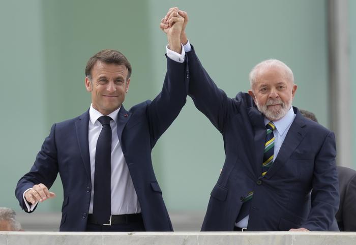 Frankreich und Brasilien: Internet spottet, dass Macron und Lula die ...