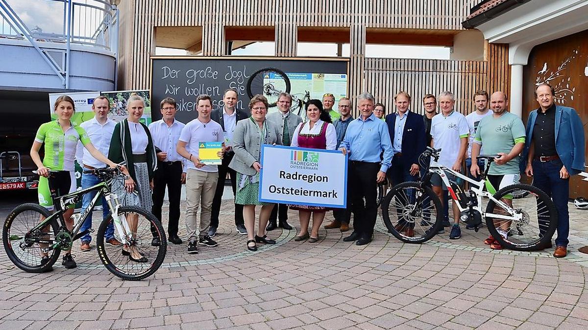 "Großer Jogl" eröffnet: Rundreise mit dem Mountainbike im Joglland
