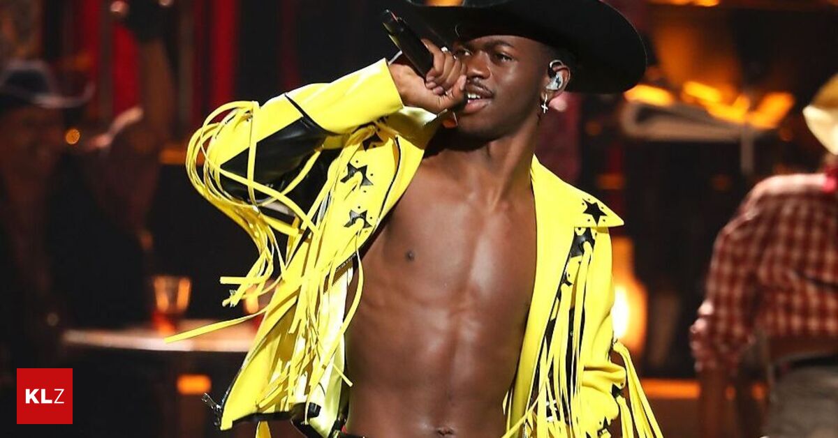 Geplatzte Hose: Rapper Lil Nas X setzte Auftritt unbeirrt fort