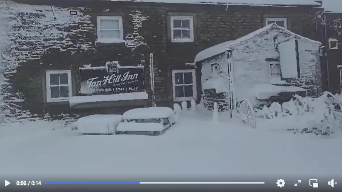 Seit drei Tagen: 29 Menschen sitzen nach Schneesturm in Pub fest