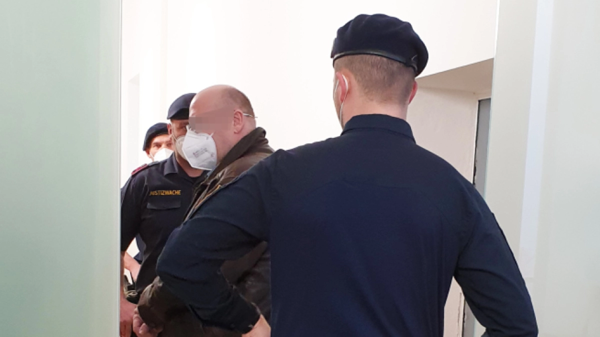 15 Jahre wegen Überfalls für Mörder im Freigang