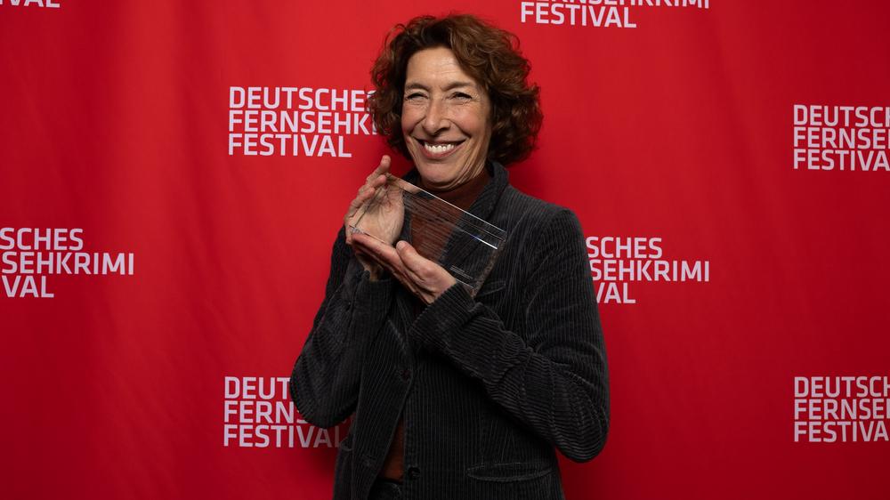 Ehrenpreis für Bibi Fellner: Adele Neuhauser für ihre eigenwillige ...