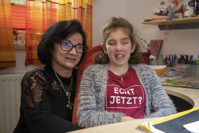 Kearns-Sayre-Syndrom: "In der Schule wurde Melanie auf das Schlimmste ...