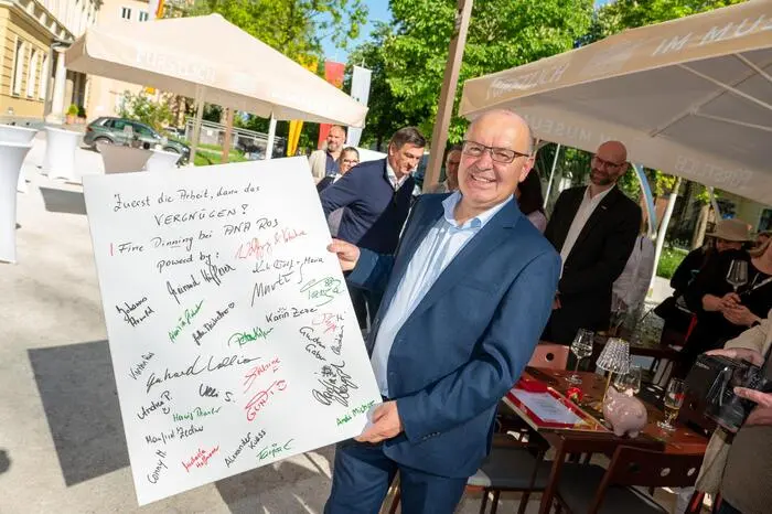 Umtrunk zum „Redaktionsschluss“: Mensch, Erwin!