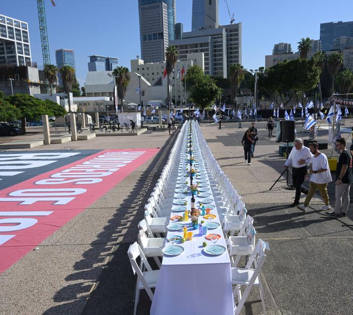 Angehörige der Geiseln: „Kümmert euch endlich um das Wesentliche!“