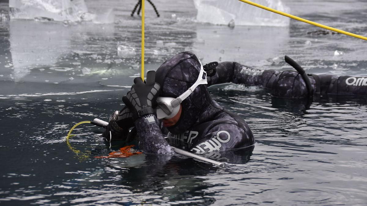 Spektakulärer Weltrekord | Ohne Atemgerät 75 Meter tief im Weißensee ...