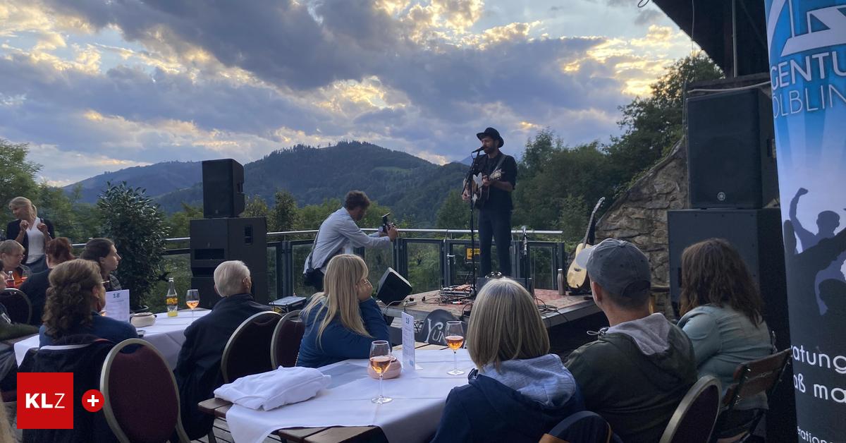 „Castle Vibes“: Thomas David sang über den Dächern von Kapfenberg