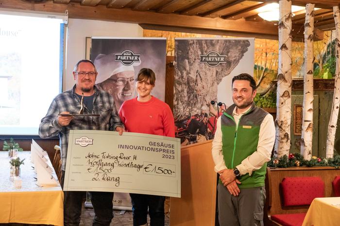 Gesäuse Innovationspreis | Mit Schafwollflocken, die als Dünger dienen ...