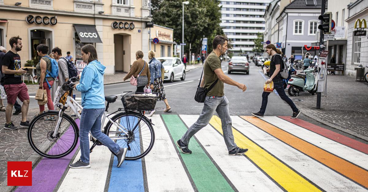 Verhetzung: Regenbogen-Zebrastreifen mit Kärntner Landesfahnen zugedeckt