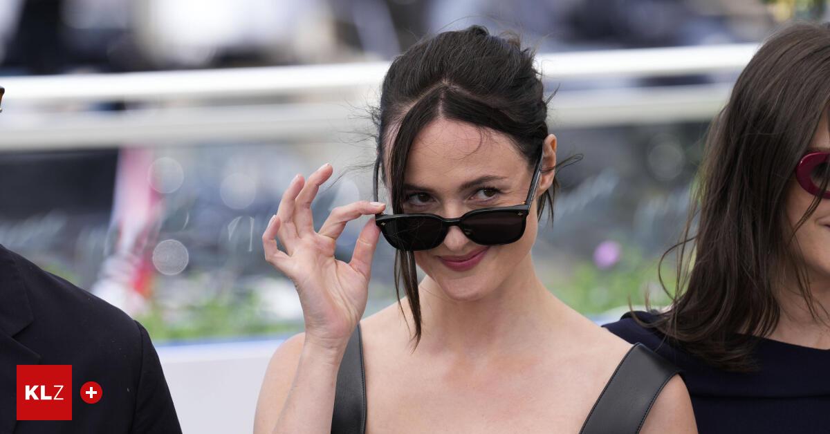 Ari kytsya 18+ this girl can provide a selection of outfits