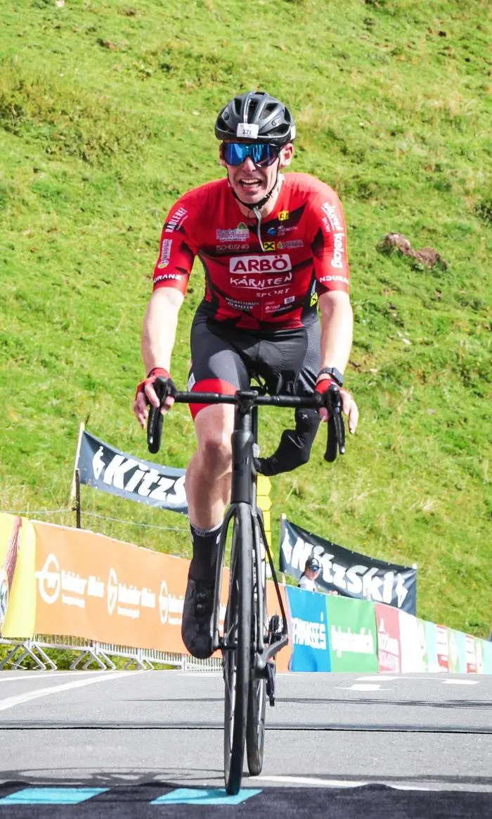 Bei internationalem Radmarathon: Er radelte 300 Kilometer mit nur einem ...