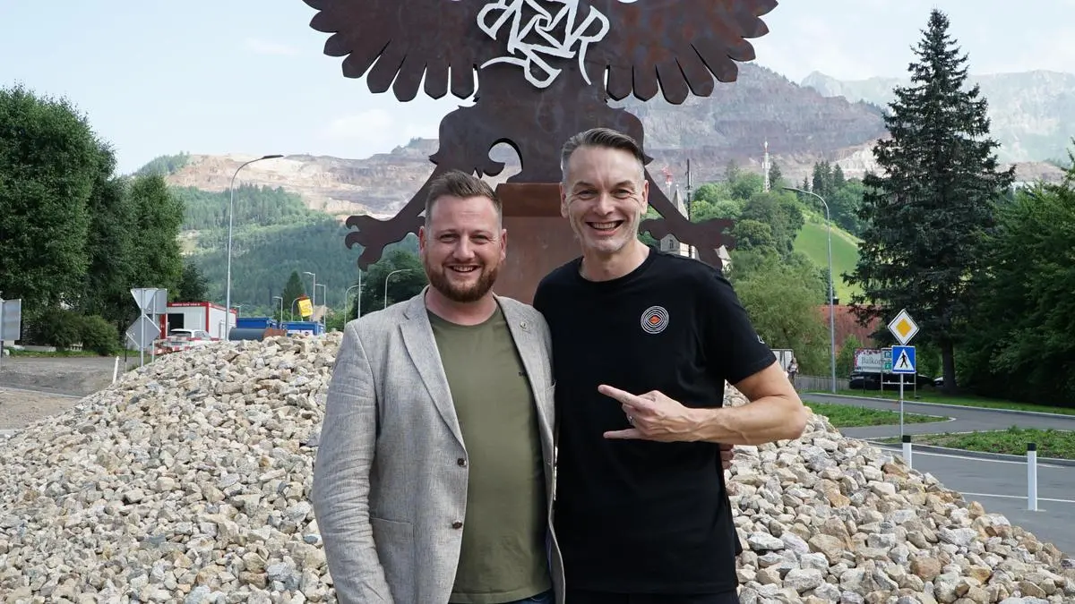 Napalm Records: Stählerner Adler schmückt den Eisenerzer Kreisverkehr