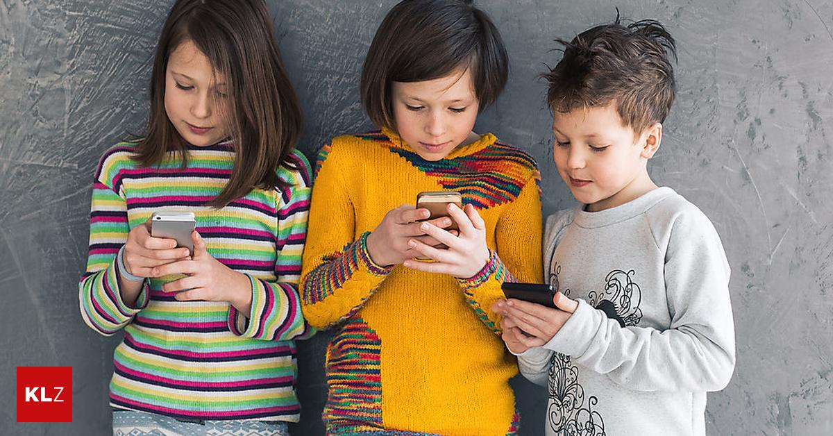 Zu viel Handykonsum: Orthopäden warnen vor der "digitalen Lähmung"