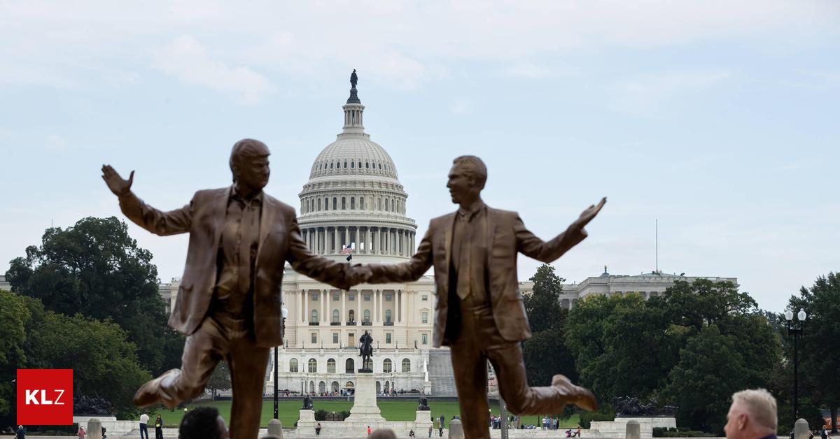 Statue zeigt Trump und Epstein Hand in Hand vor Kapitol in Washington