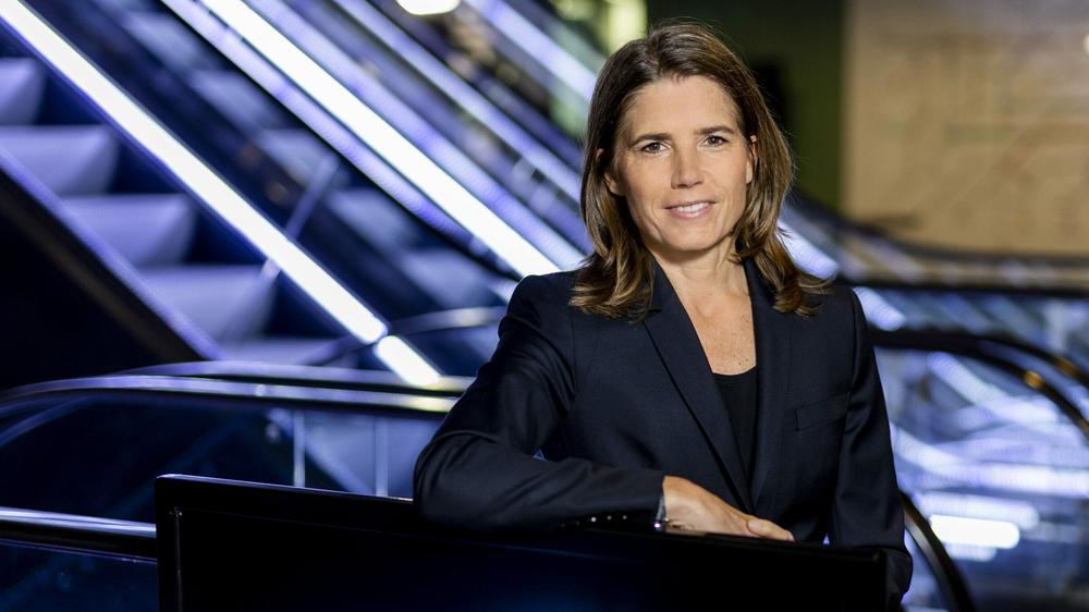 Da und wieder weg : Knalleffekt bei Signa: Aufsichtsräte schmeißen nach ...