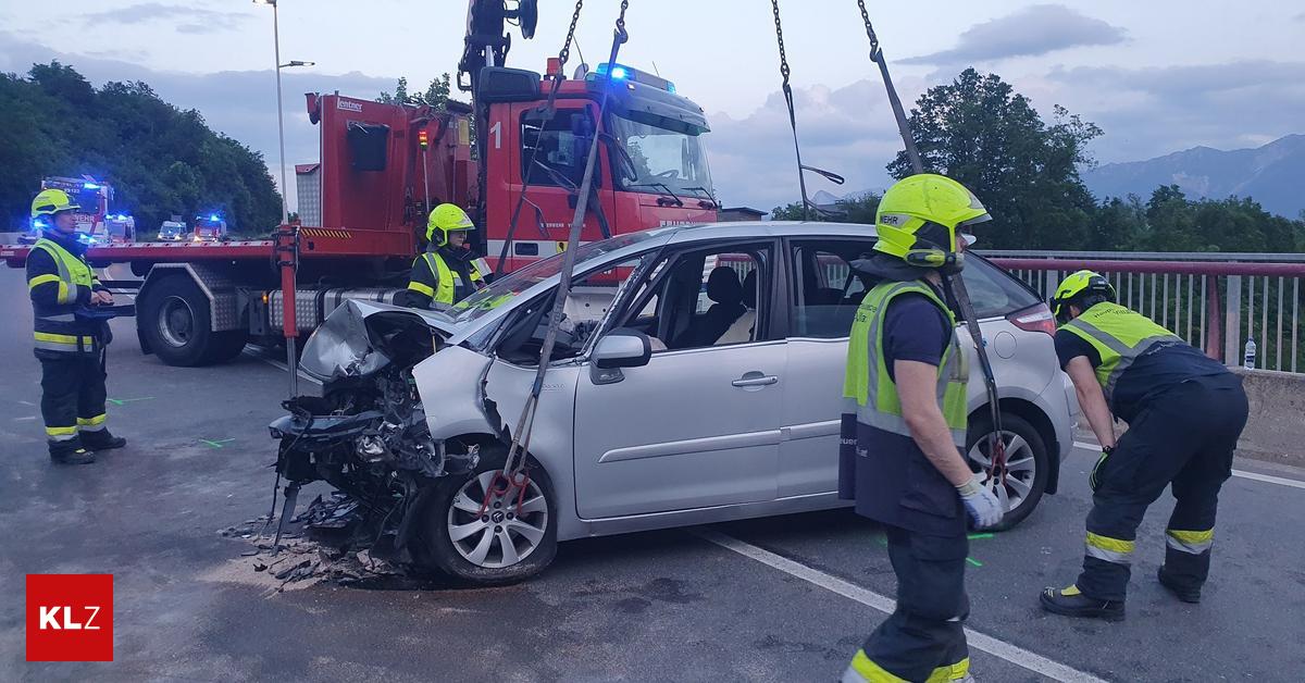 Aus Auto geschnitten: Schwerer Unfall auf Brücke forderte vier Verletzte