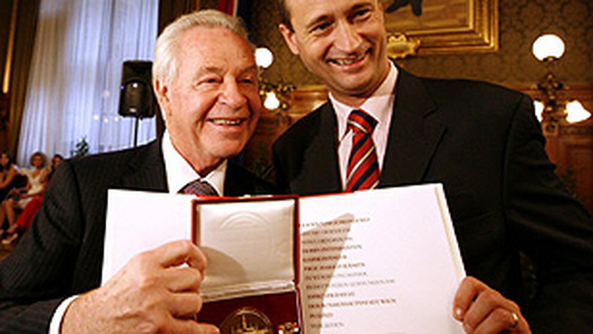Goldene Wiener Ehrenmedaille für Harald Serafin