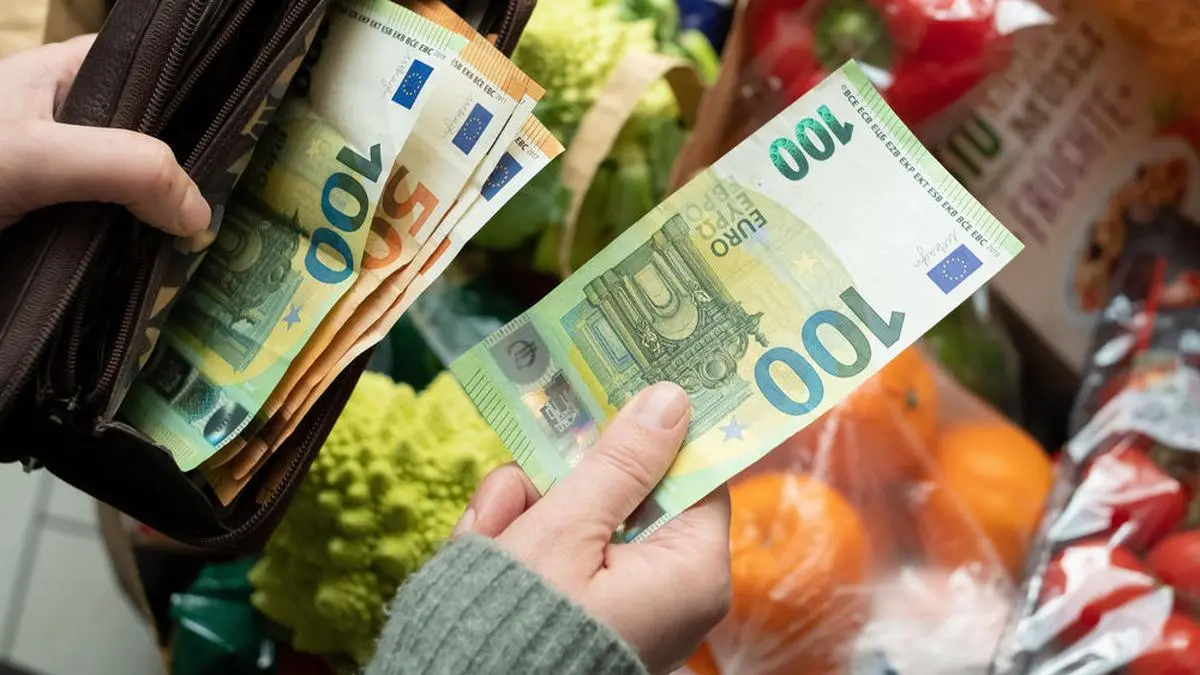 Inflation steigt im April auf 9,7 Prozent: Nahrungsmittel kosten um 13,2 Prozent mehr als vor ...