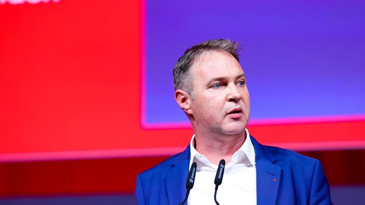 Einfache Sprache | SPÖ-Parteitag in Graz: Andreas Babler zum ...