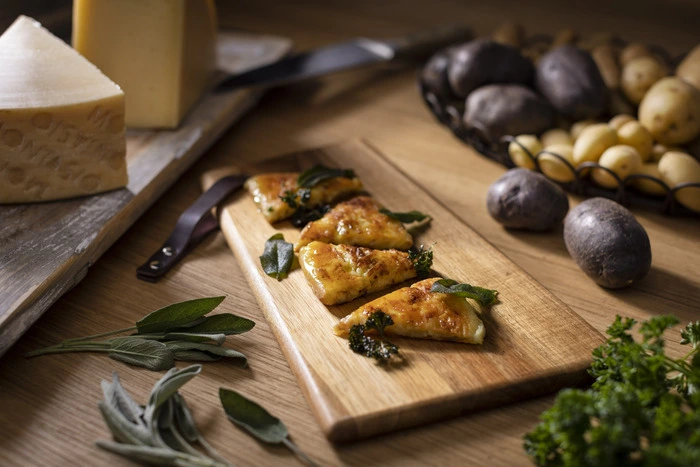 Kulinarische Vielfalt: Montasio: Der Käse für jeden Geschmack