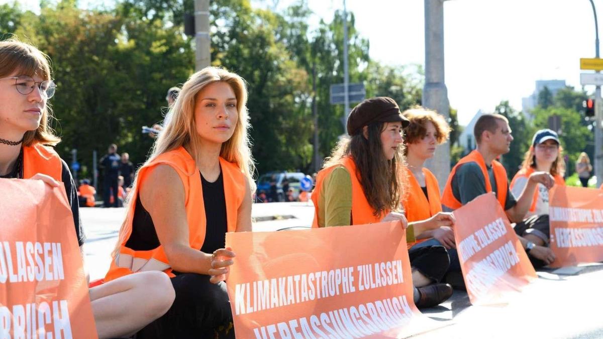 In Krankenhaus behandelt: Klimaaktivistin Anja Windl kommt nach 42 ...