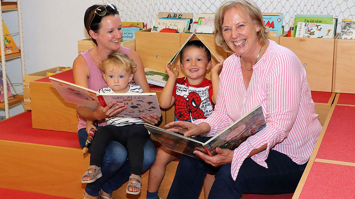 Glanegg: Bücherei lädt die Glanegger seit 30 Jahren zur Lesereise ein