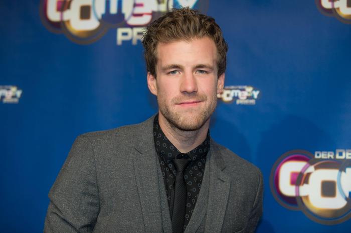 Promis der Woche : Ski-Traumpaar feiert Verlobung und Babyfreuden bei ...