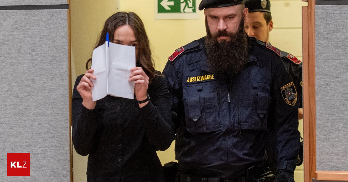 Prozess um Messerattacke: Tochter zu lebenslanger Haft verurteilt