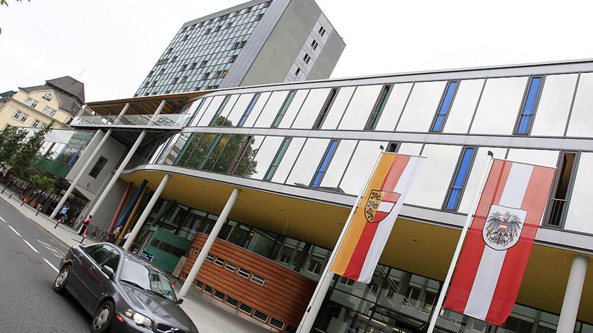 Kärntner Landesregierung | Die fünf neuen Abteilungschefs erhalten nur ...