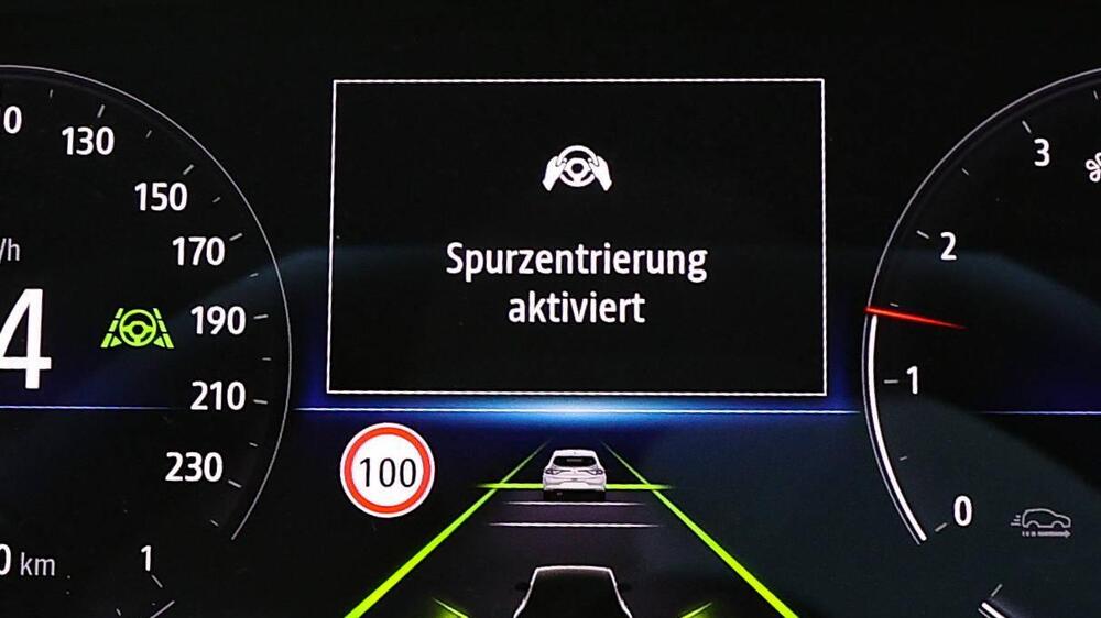 Frage des Tages: Spurhalteassistent: Nützlich oder nervig?