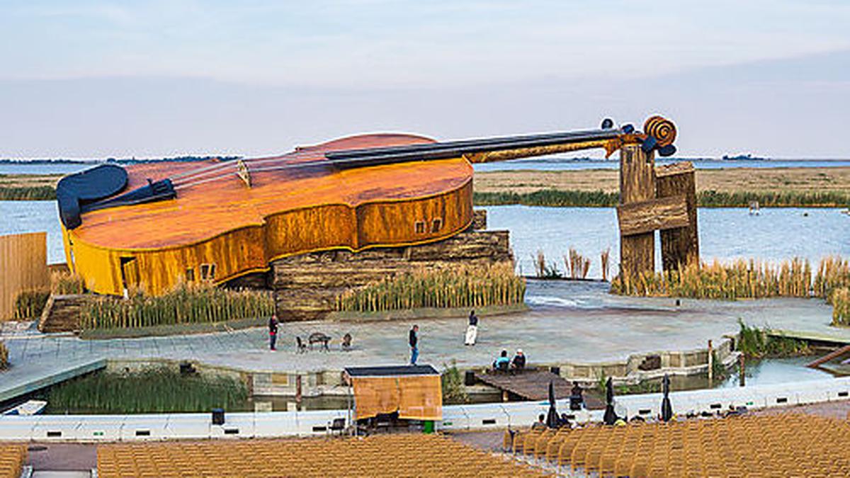 SEEFESTSPIELE MÖRBISCH: Der Geige Lied von der Puszta klingt