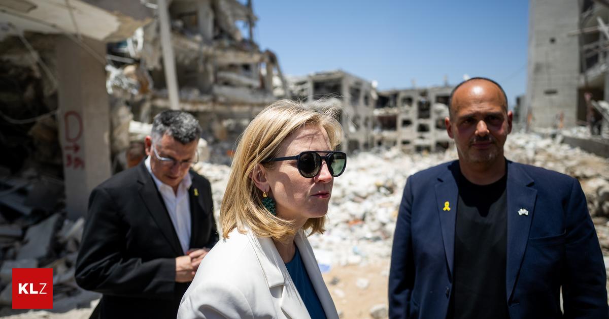 Bellanioff nudes leaks perfect shaved kitty, very immensely