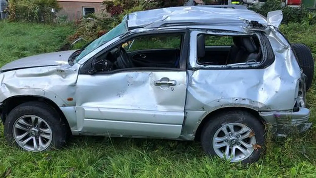 Auto überschlug sich: Kärntner musste nach Unfall aus Wrack befreit werden