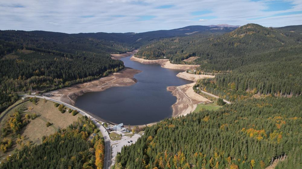 Nur noch ein Drittel Wasser: So geht es mit der Entleerung am Sobother ...