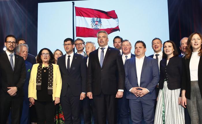 Wahl 2024: Wie die Parteien ihre Basis auf den Wahlkampf einschwören