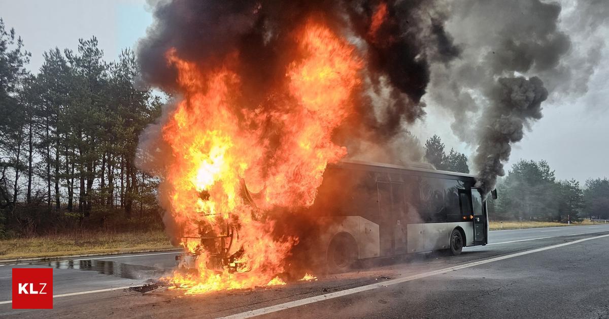 Linienbus auf Karawankenautobahn in Kärnten in Vollbrand