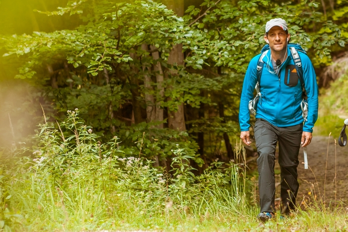 Interview: Promis öffnen sich beim Wandern mit „Mikro-Mann“ Walek