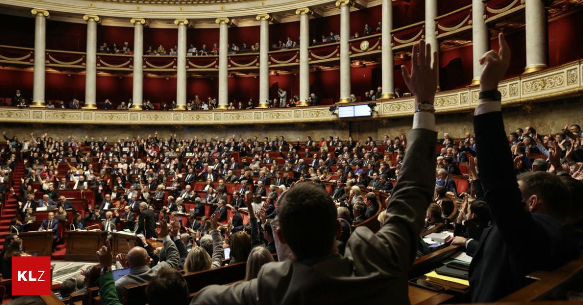 Paris: Frankreich-Parlament stimmt für Pensionsreformaussetzung