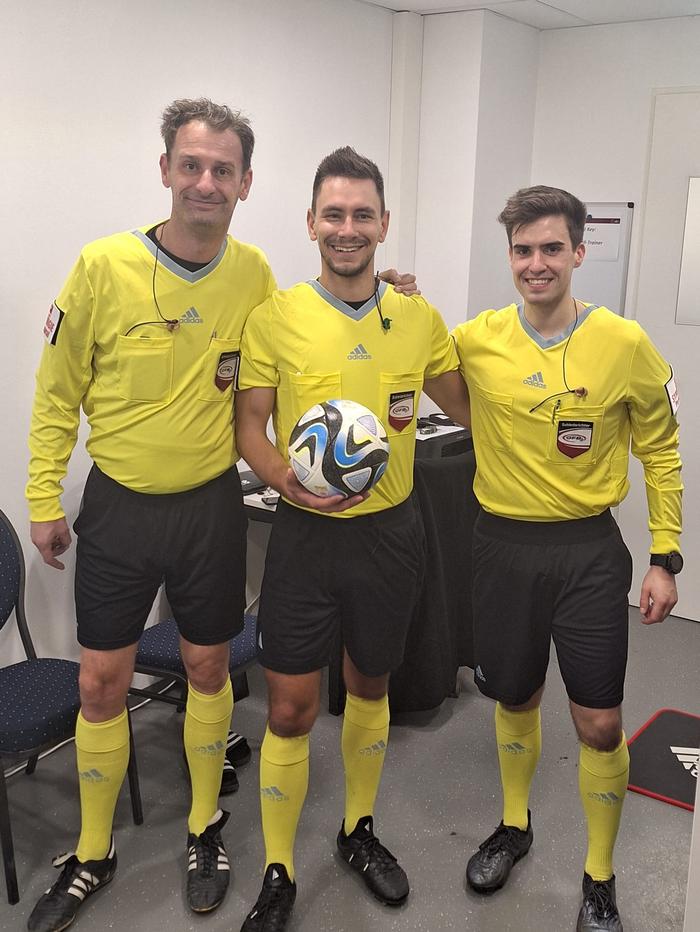 Julian Edlinger: Schiedsrichter-Talent kam unverhofft zu seinem Debüt ...