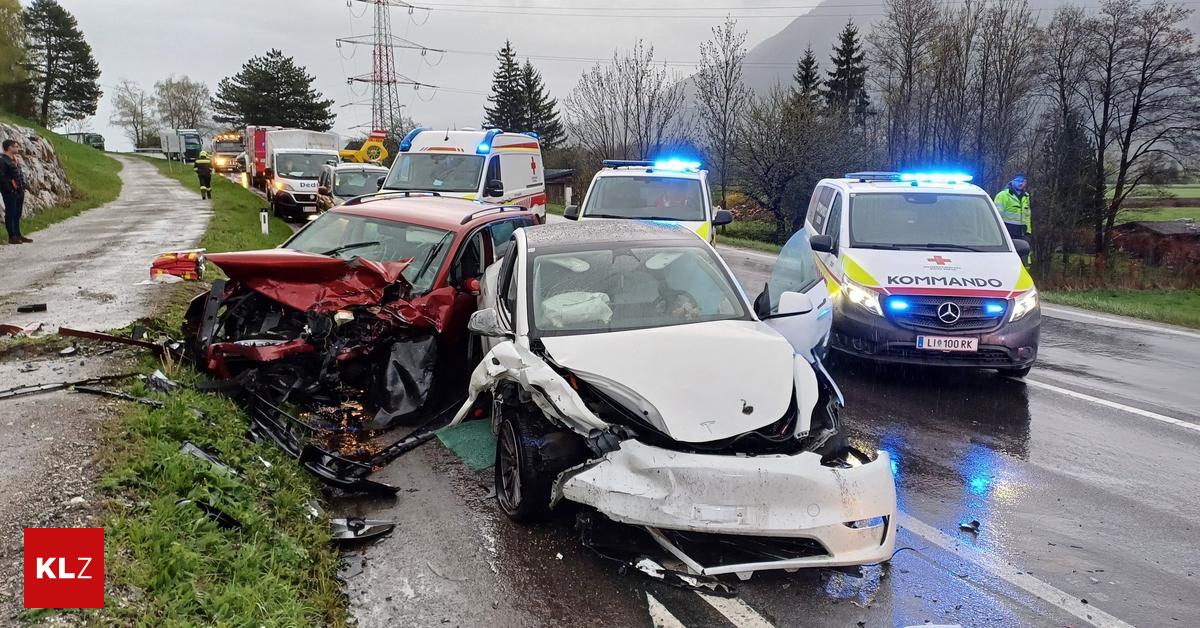 Bei Wörschach: Frontalkollision auf B 320 forderte drei Schwerverletzte