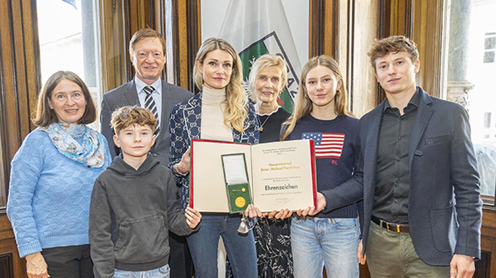 2023 verstorben: Posthumes Goldenes Ehrenzeichen für Unternehmer ...