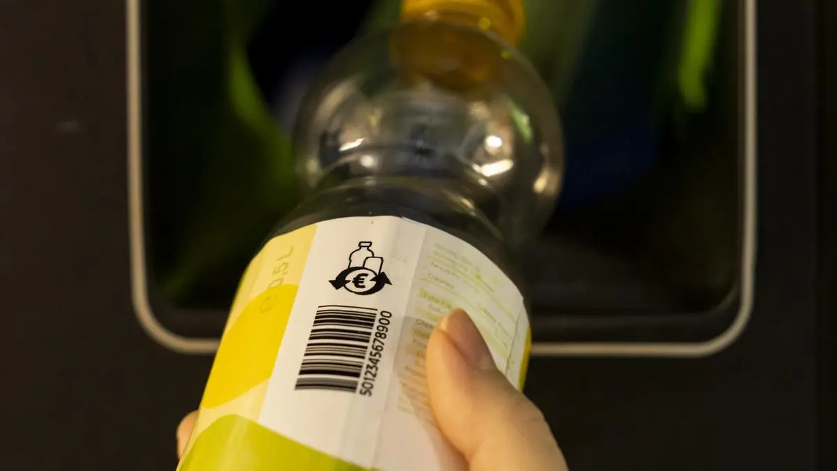 Einfache Sprache: Österreich: Ab 1. Jänner 2025 gibt es neue Regelung zur Mülltrennung und Pfand