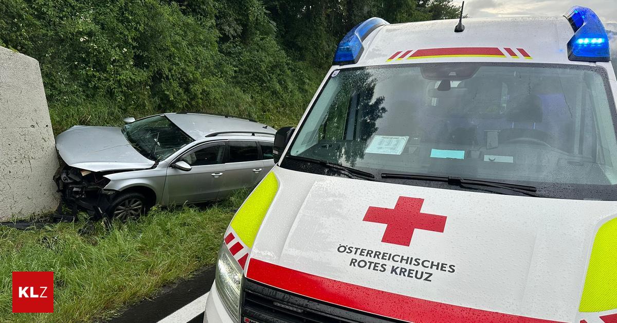 Einsatz: Schwerer Unfall auf S6: Lenker prallt gegen Mauer