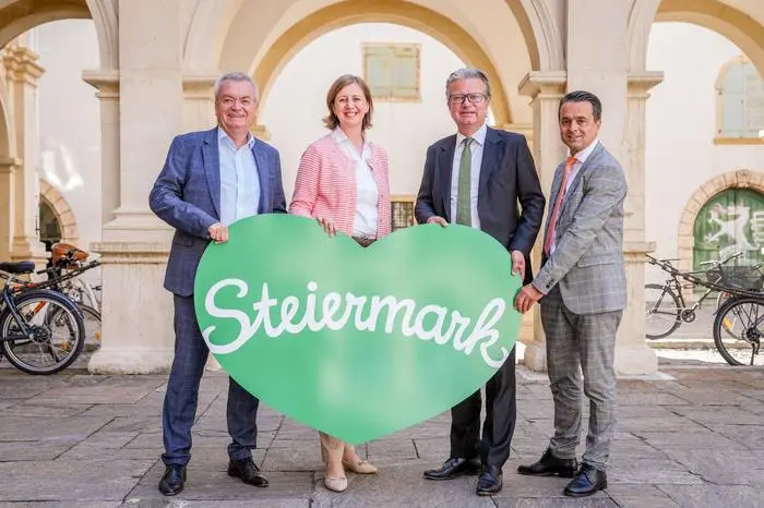 Die „Steirer-Marke“: Neue Herzen begrüßen Autofahrer an den Landesgrenzen