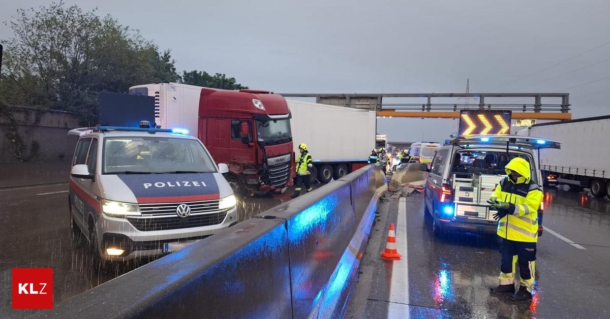 Lkw kracht über Betonleitwand: Ersthelfer stirbt am Unfallort